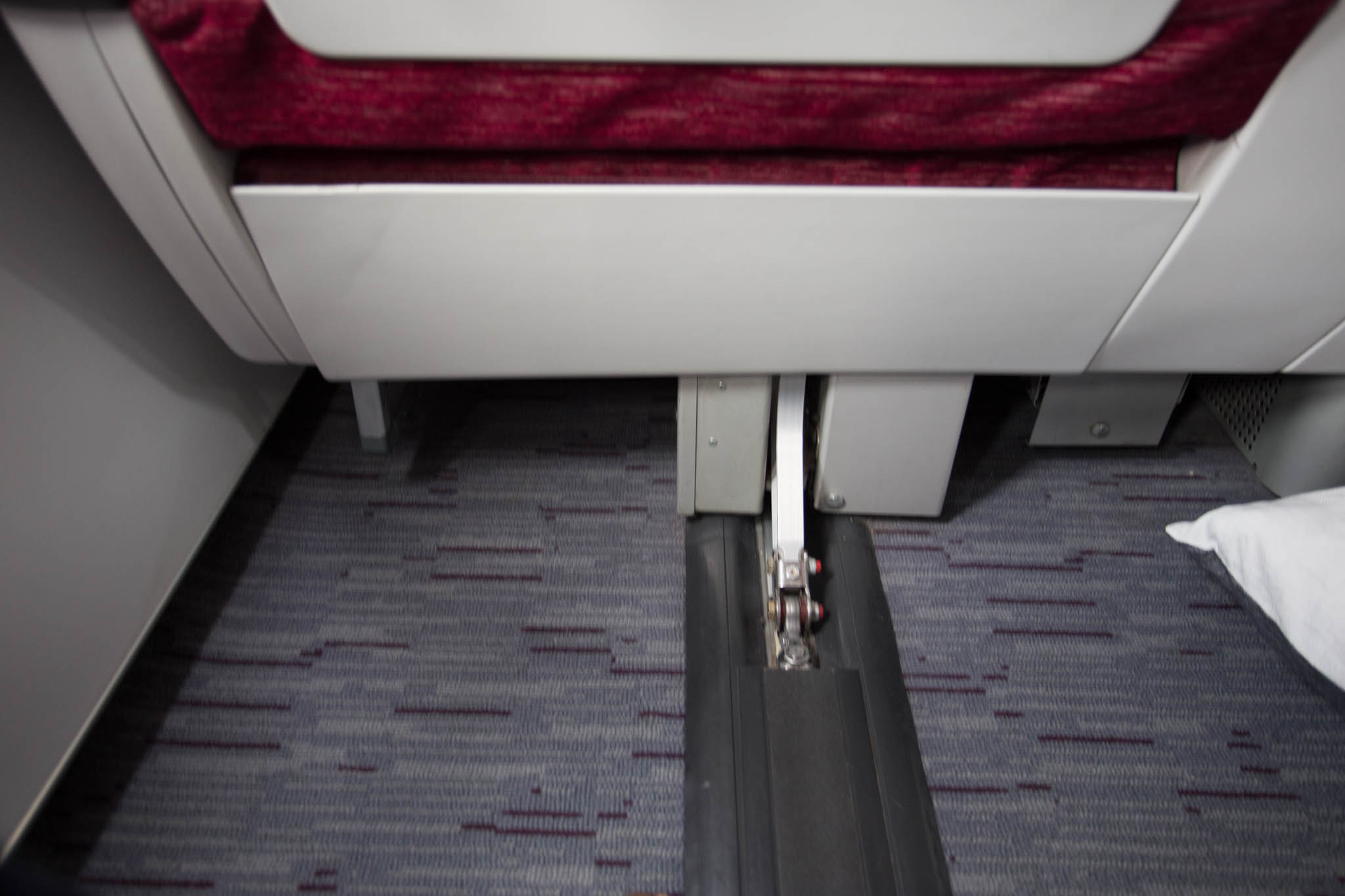 Review - Qatar A320 First Class, Doha To Dubai - Zac George