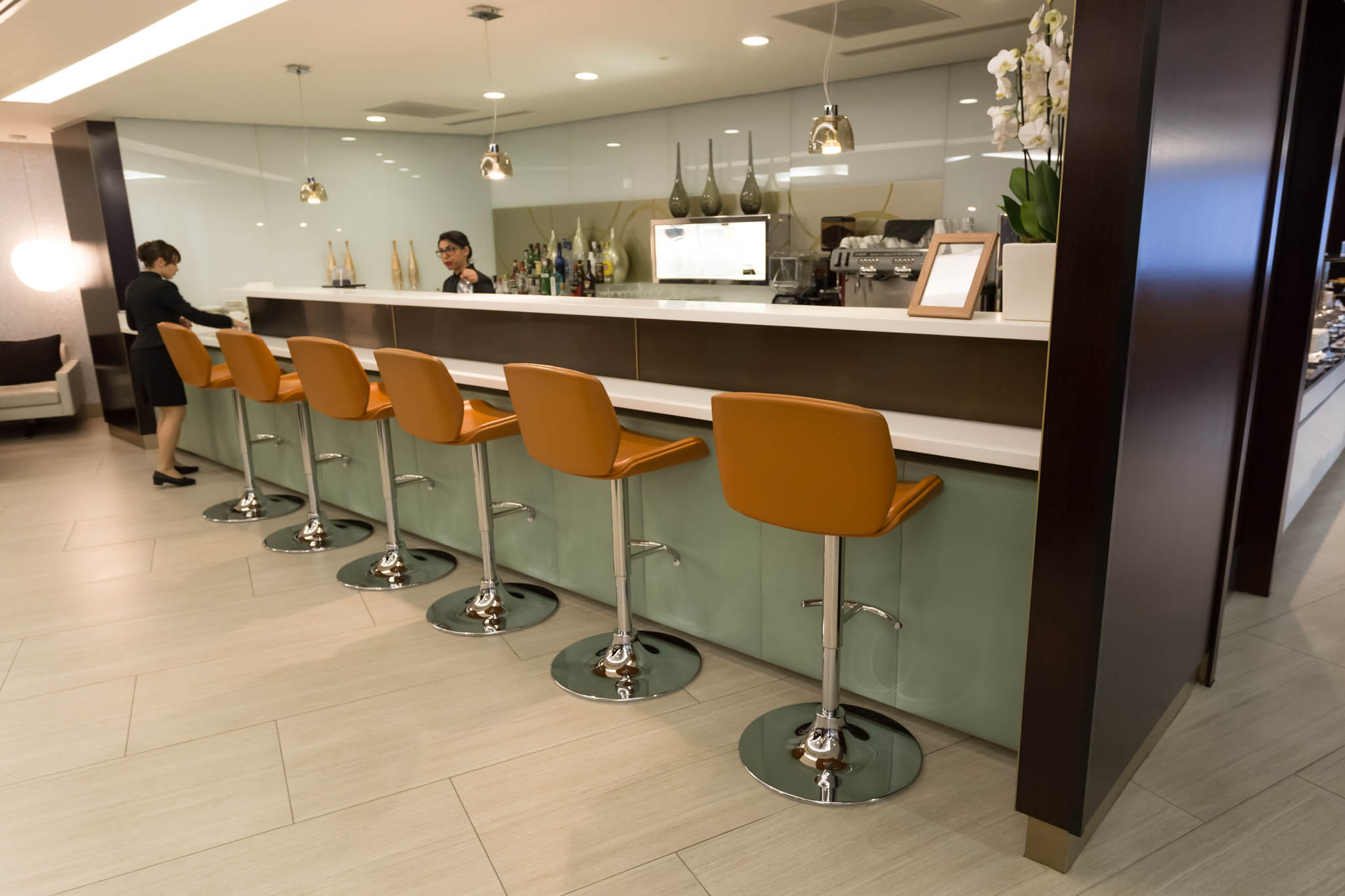 Review - Etihad Lounge London + Residence Lounge - Zac George