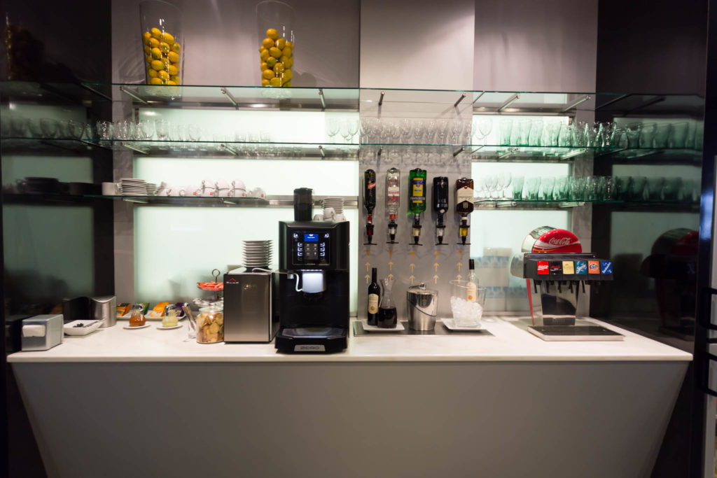 Review - Mastercard Lounge, Prague - Zac George