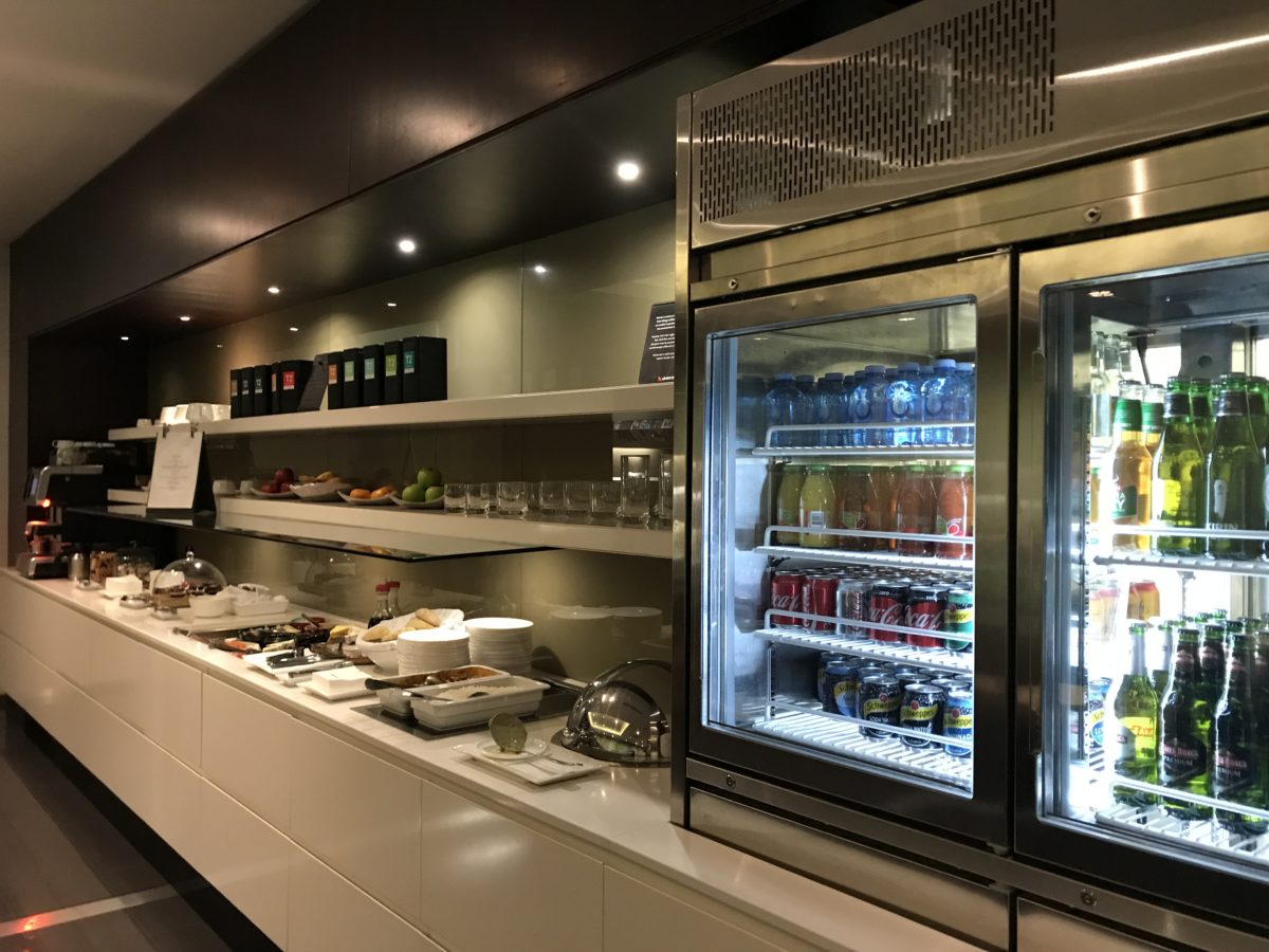 A Rare Look Inside The Qantas Chairman's Lounge In Brisbane - Zac George