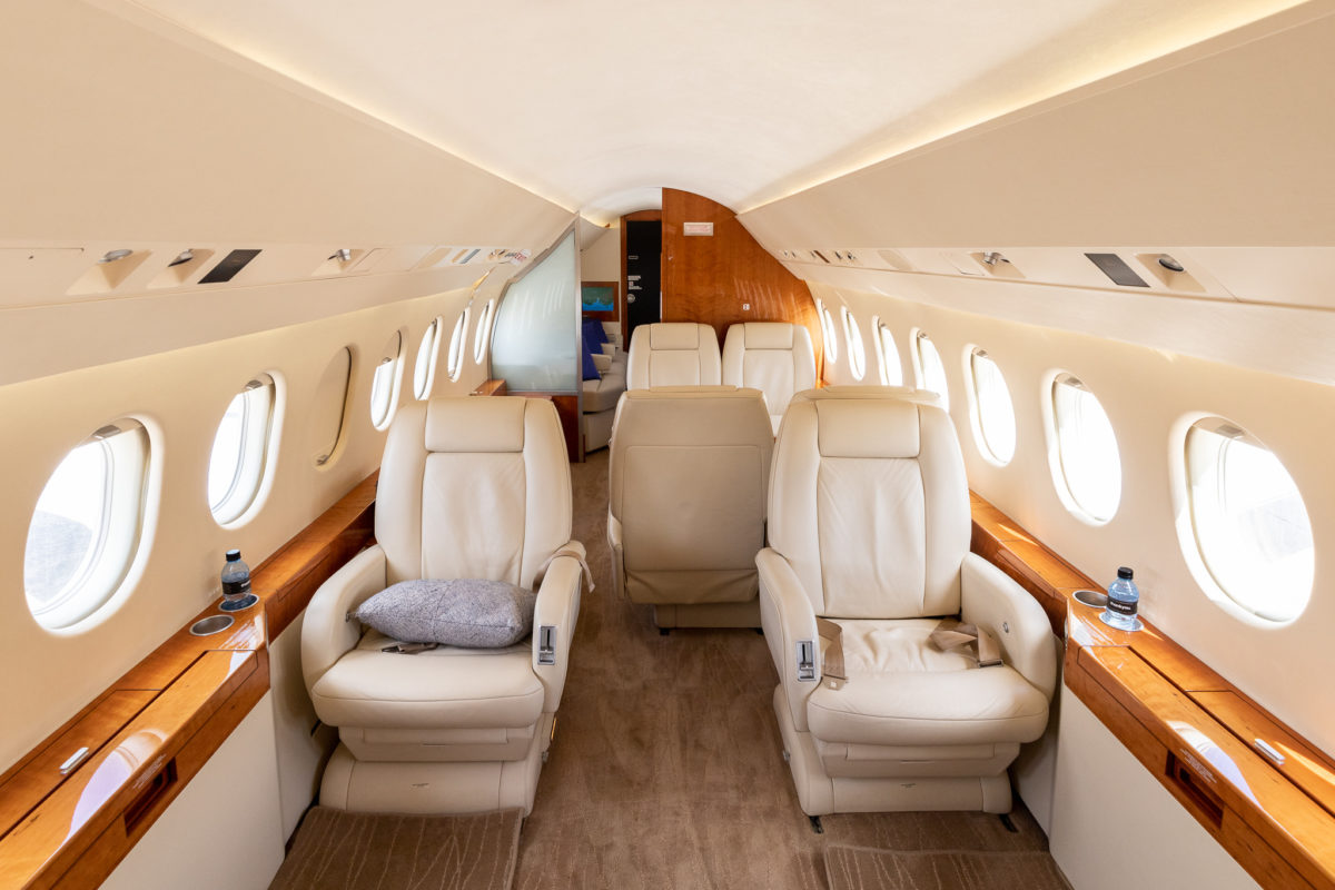 Review - Falcon 900 Sydney - Essendon, Melbourne - Zac George