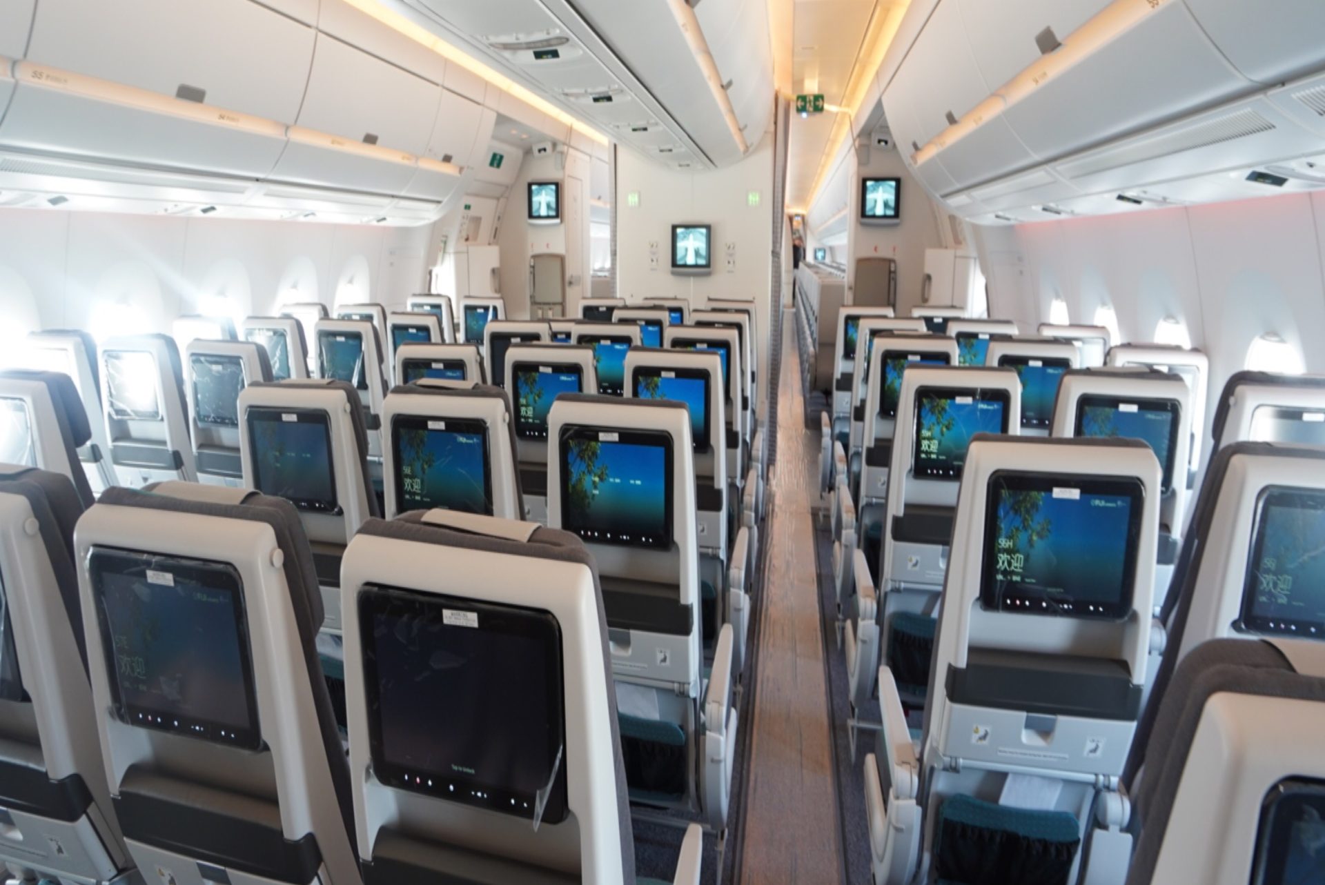 Touring Fiji Airways' Newest Aircraft Type, The A350-900 - Zac George