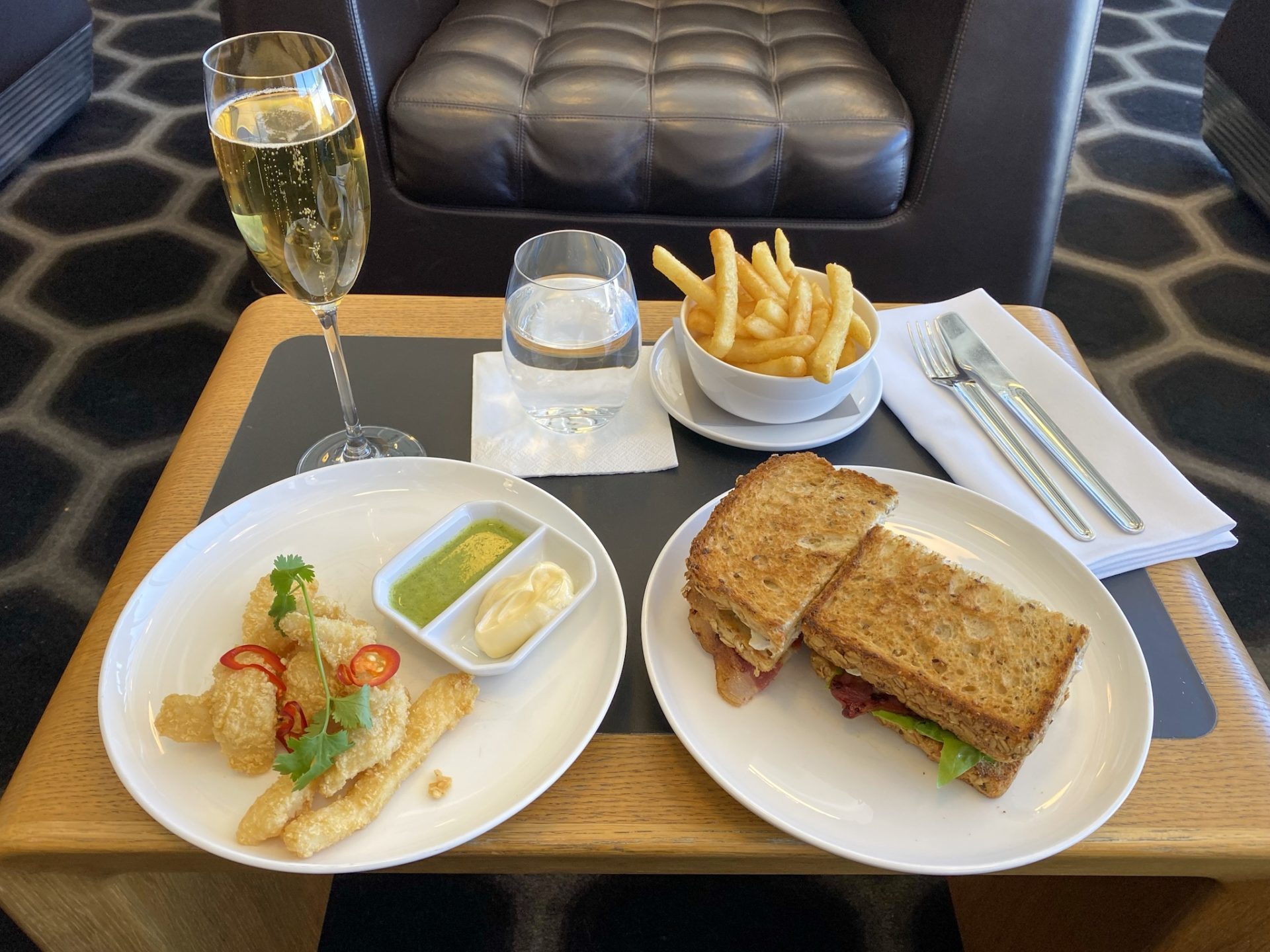 A Rare Look Inside The Qantas Chairman's Lounge In Sydney - Zac George