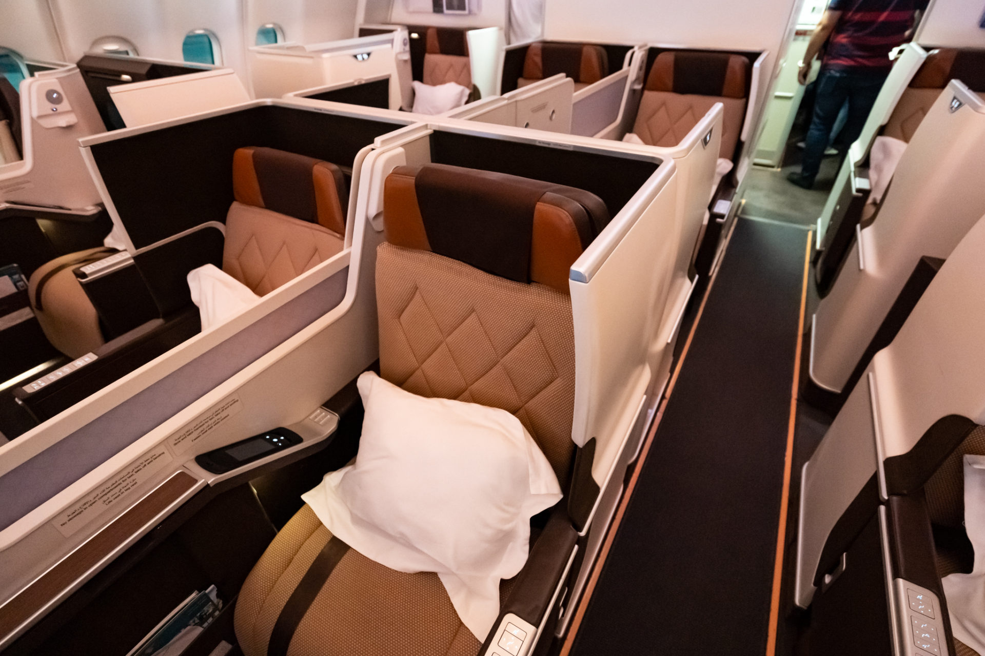 Review - Oman Air A330 Business Class, Dubai - Muscat - Zac George