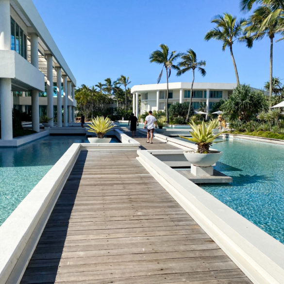 Review - JW Marriott Hong Kong, Deluxe Room - Zac George